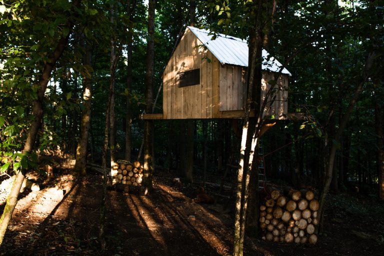 Moose Meadow Treehouse. A two-story treehouse... - Treehouselove