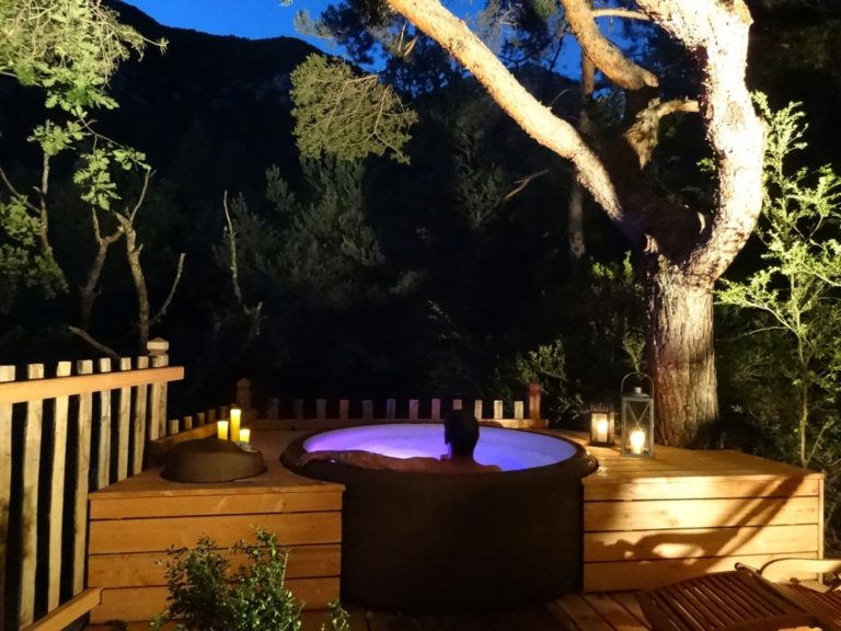 Treehouse Vacation Idea : Cabane Spa Tribu - Treehouselove