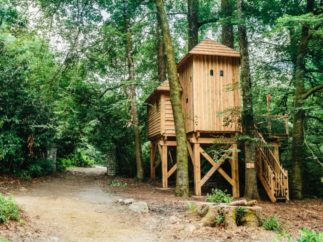 Treehouse by the Shore. A two-story treehouse... - Treehouselove